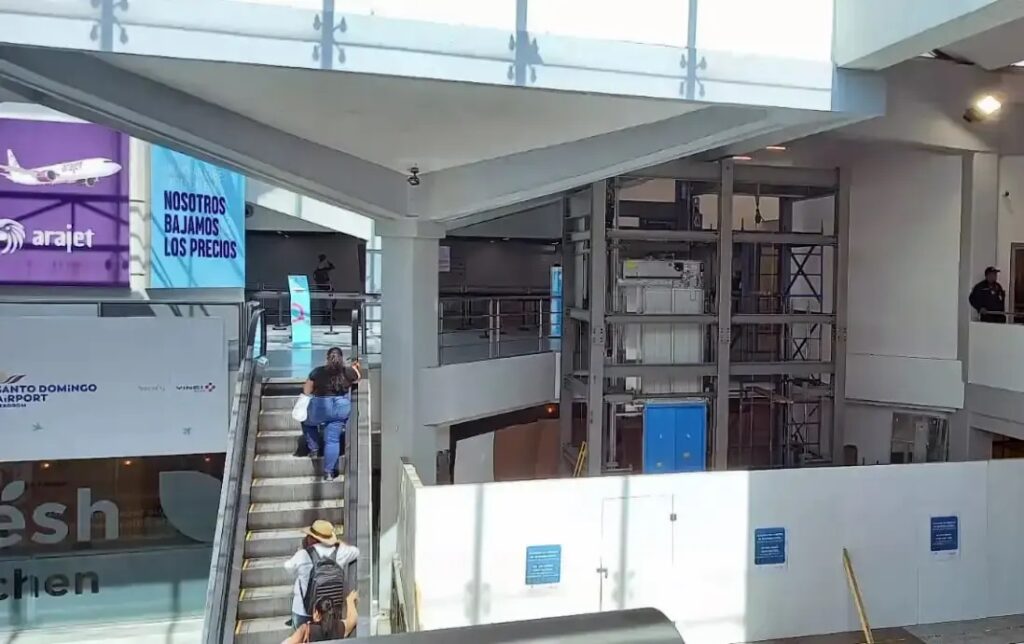 Aerodom instala dos nuevos ascensores en el Aeropuerto Las Américas ...